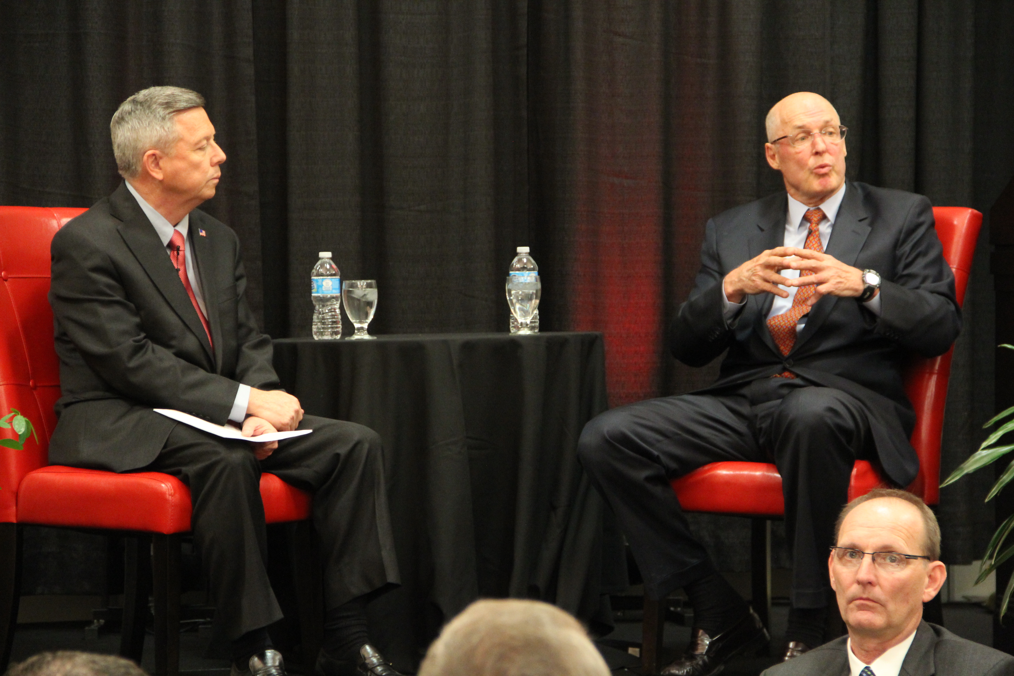 与戴维∙海纳曼（Dave Heineman）州长进行“美国竞争力对话” - 保尔森基金会